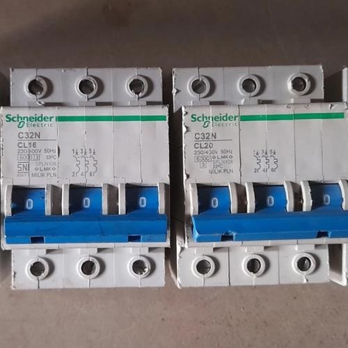 Jual mcb pln schneider 3 phase 10a 16a 20a 25a 35a - Kota Surabaya ...