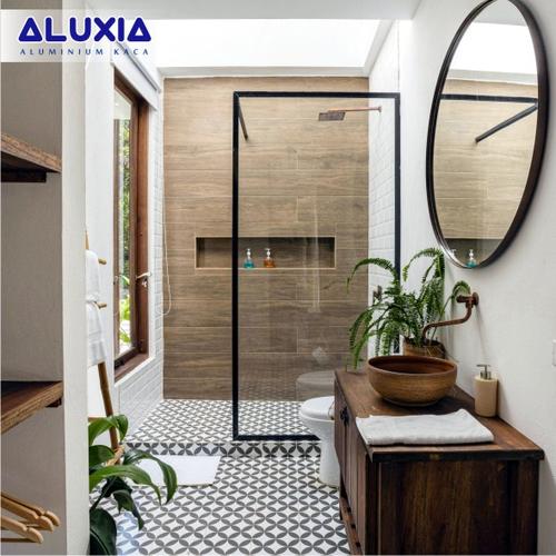 Jual Pembatas Shower List U Hitam Custom Kaca Shower Tempered 10mm Clip ...