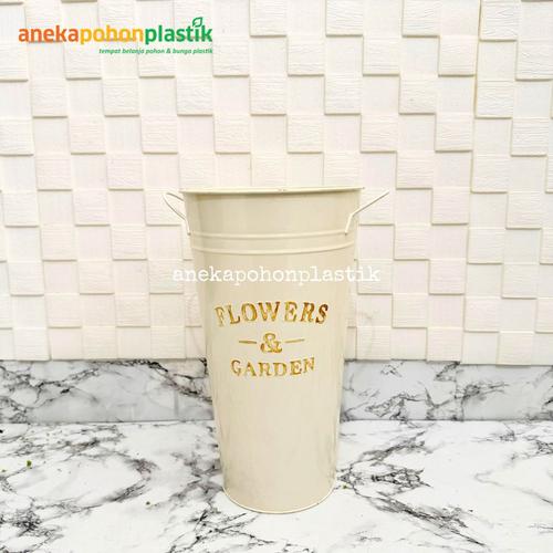 Jual Pot Bunga Kaleng Vintage Flower & Garden Broken White Model Ember ...