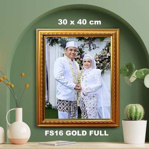 Jual CETAK FOTO 17R (30x40 cm) + BINGKAI/FRAME/PIGURA UKIR 3 CM GOLD ...