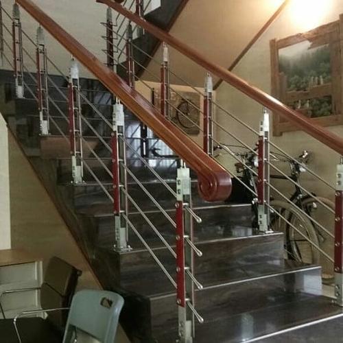 Jual Railing Stainless lapis kayu/ Tiang tangga / Railing kayu ...