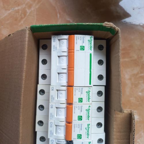 Jual MCB 3 Phase Schneider Original - 32A - Kab. Demak - Vikri Teknik ...