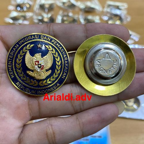 Jual pin KEMENIMIPAS terbaru pin KEMENTRIAN IMIGRASI DAN PEMASYARAKATAN ...