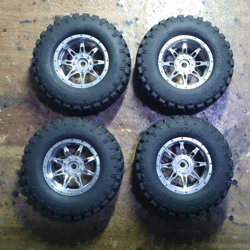 Jual velg ban rc adventure. 1.9 model sentinel. ban 98x28 rc4wd ...