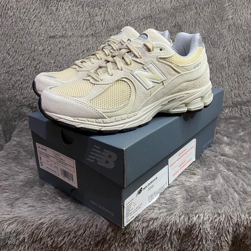 Promo New Balance 2002R Bone Light Aluminum ML2002RE - 41.5 - Kota ...
