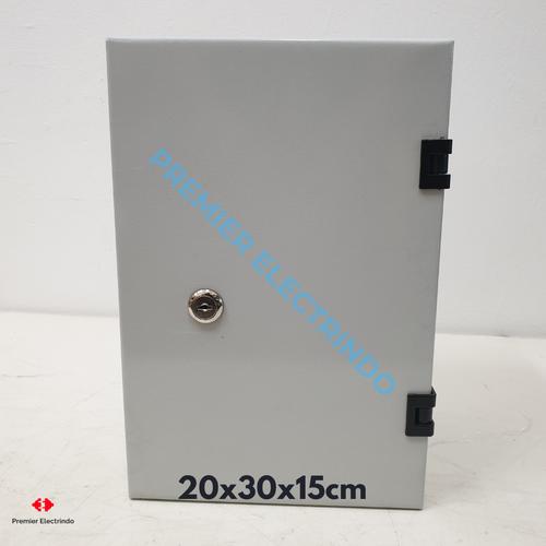 Jual Box Panel Listrik Indoor 20x30x15 cm 1,2 mm Engsel Luar - Box ...