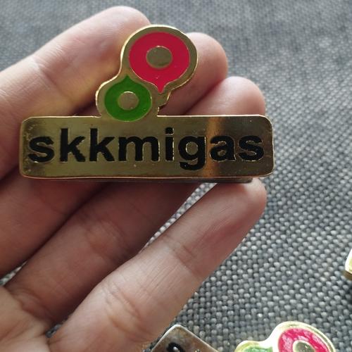 Jual Pin skkmigas pertamina,logam kuningan,bisa request model - Jakarta ...
