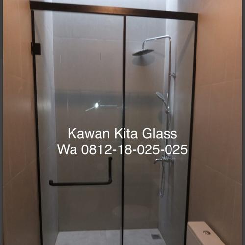 Jual Partisi kamar mandi pintu kamar mandi dengan list hitam alumunium ...