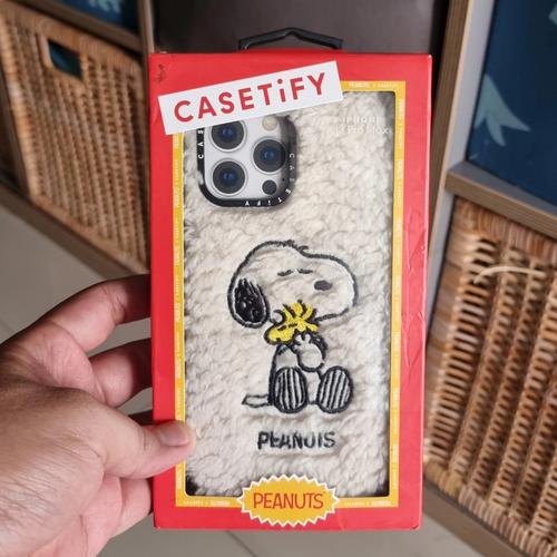 Jual CASETIFY x Peanuts Iphone 13 Pro Max case limited Snoopy furr ...
