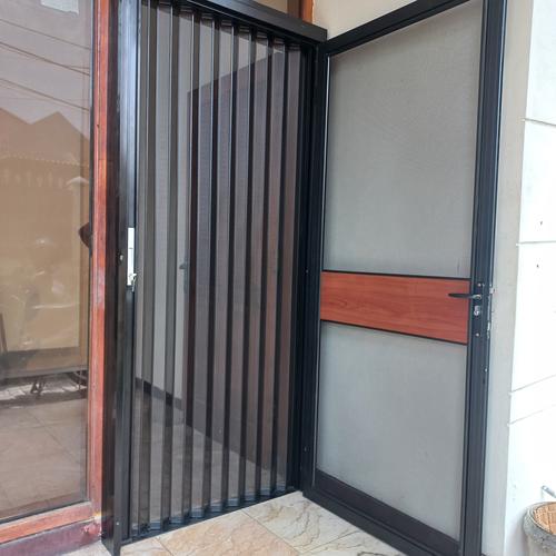 Jual Folding Door Pintu Lipat Kasa Aluminium Pintu aDoor Pintu Center ...