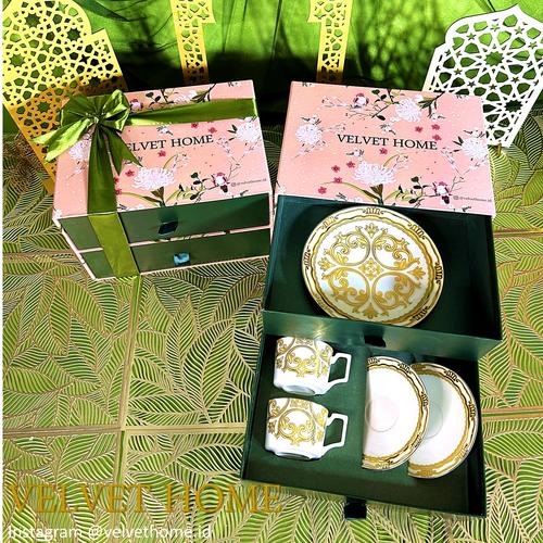 Jual Hampers drawer laci cangkir tea set diffuser piring plate idul ...