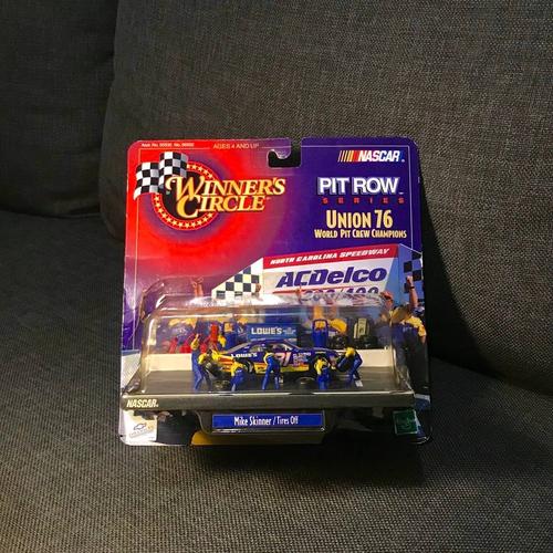 Jual Winners Circle Nascar Diecast Pit Row Series Lowes Mike Skinner ...