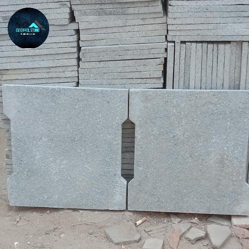 Jual Batu alam andesit tutup selokan/batu gutter ukuran custome - 20x20 ...