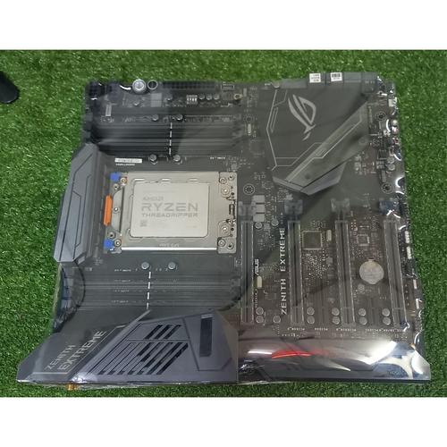 Jual Asus Rog Extreme Motherboard Zenith Extreme Amd X399 Mainboard ...