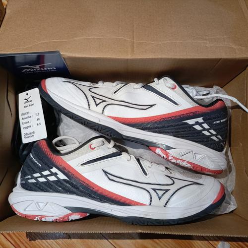 Jual Sepatu Badminton Mizuno Waveclaw 3 second - Kota Banjarmasin - Ryoma Badminton Hobbies ...