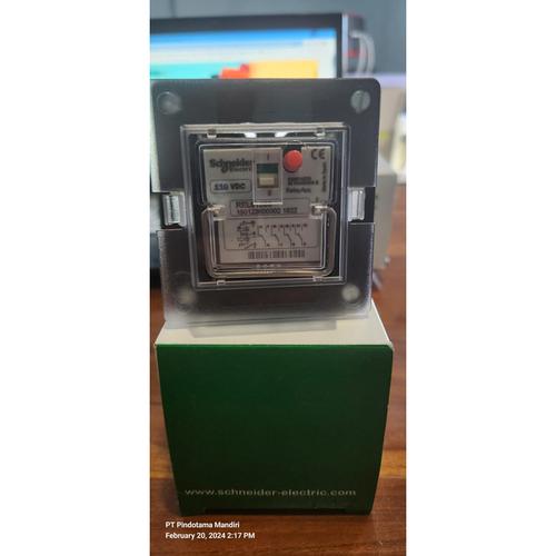 Jual Lockout Relay 4CO 110 VDC - REL 91263 Schneider Include Socket ...