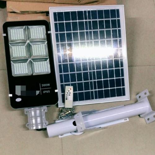 Jual lampu jalan pju panel surya 100w 200w 300w 400w tanpa sensor gerak ...