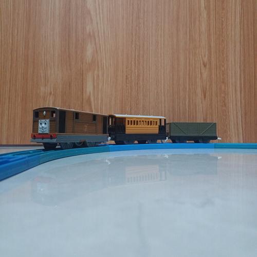 Jual Thomas And Friends Tomy Plarail Toby The Tram Engine T-07 - Kota ...