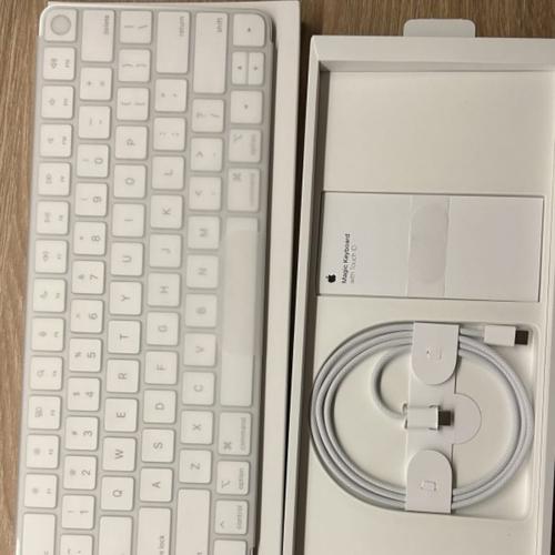 Jual Apple Magic Keyboard Touch ID (2024) Usb C Port Gen 4 iBox Resmi ...
