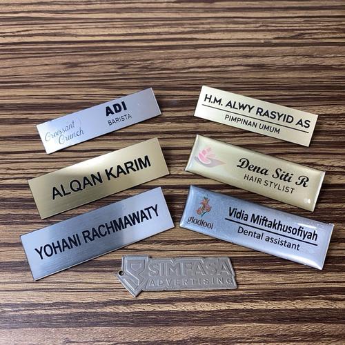 Jual Nama Dada Grafir | Gravir | Bahan Gravoply | Name Tag Emas Silver ...