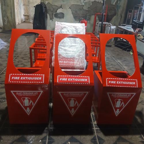 Jual Tempat dudukan apar model box ukuran sesuai gambar - Merah, M ...