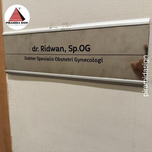Jual 46x16 Sign Sliding Aluminium nama dokter ruangan rumah sakit ...