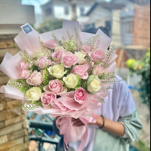 Jual Buket Bunga asli | Bucket Bunga | Mawar | Asli | Kado Wisuda ...