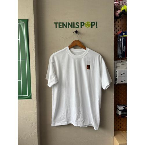 Jual Baju Tennis Nike Court Heritage Men London, Wimbledon 2025 ...
