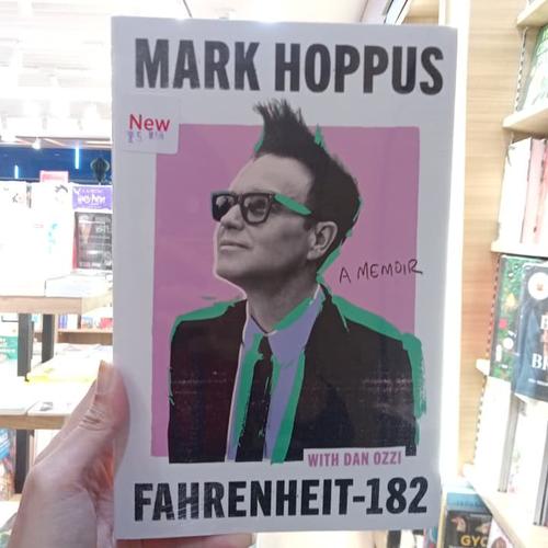Jual Fahrenheit-182: A Memoir. - Jakarta Utara - Srbookshop | Tokopedia