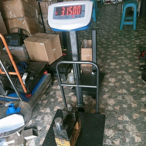 Jual timbangan duduk digital kapasitas 500 kg size 45x60cm merk Logix ...