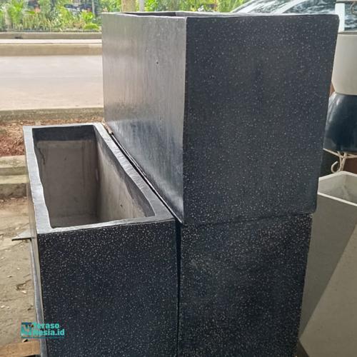 Jual Invoice Pot Terazzo Planter Box Warna Abu-abu/Hitam | Pot Teraso ...