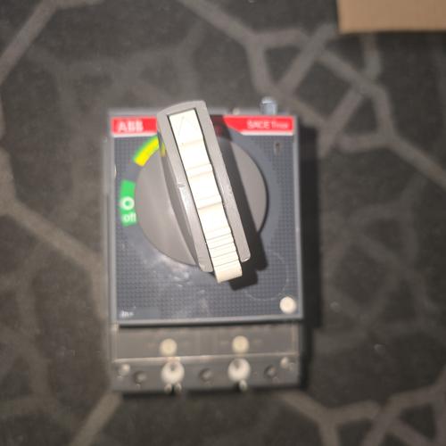 Jual ABB SCE TMAX XT2H 25A,40A 3P HENDEL ROTARI,MCCB ABB 25-40A 3P ...