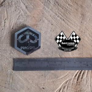 Jual emblim dada logo layar Vespa super sprint cung waru hitam bahan ...