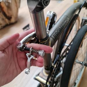 Jual suku cadang hnh H H seatpost clamp seat post klem brompton sadel ...