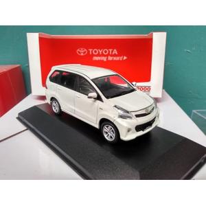 Jual Diecast Toyota Avanza Veloz putih Miniatur Mobil Model replika ...
