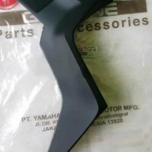 Jual body front under 1&2 Xmax harga satuan original ygp hitam doff ...