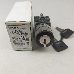 Jual XB4BG33 black selector switch Ø22 3-position stay put 2NO 600V ...