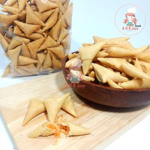 Jual KUE SAMOSA 500 GR / SAMOSA ISI AYAM / PEDES MANIS / SAMOSA ...