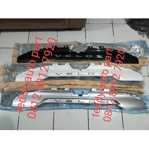 Jual garnish back door veloz list bagasi veloz 2021-2022 original ...