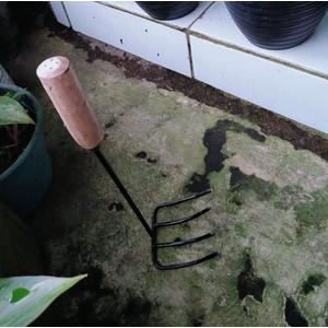 Jual GARPU GARUK SAMPAH KECIL GAGANG KAYU / GARPU TANAH KECIL garfu ...