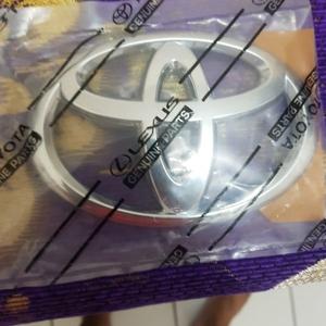 Jual emblem logo bagasi innova fortuner 2004 -2015 original - Jakarta ...