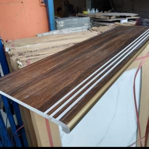 Jual granit keramik pijakan Tangga 30x90 30x80 plus double bevel list ...