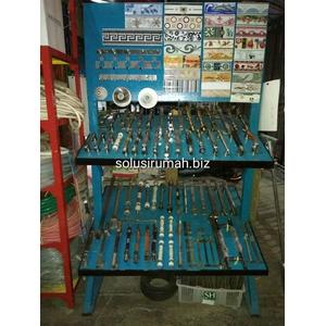 Jual RAK DISPLAY KAYU MIRING HANDLE RAK PAMERAN SAMPLE CONTOH - Kota ...