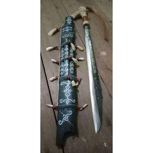 Jual Mandau senjata dayak khas pusaka suku Dayak asli Kalimantan motif ...