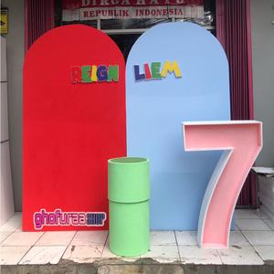 Jual ready Paket 2 Backdrop Styrofoam Meja Tabung dan Tulisan Nama 2 ...