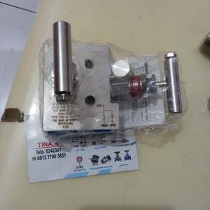 Jual 2 way manifold 1/2" NPT Hy-lok M2VVGV8N Best - Kota Surabaya - MANDALA TECH | Tokopedia