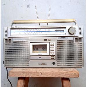 Jual BARANG JADUL RADIO CASSETTE RECORDER BOOM BOX JVC NO.RC-M60W ANTIK ...