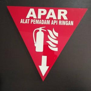 Jual Rambu Segitiga Alat Pemadam Api APAR Acrylic 2mm Sticker 3M ...