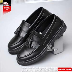 Jual Sepatu Formal Pantofel Loafers Kerja Docmart Pria Hitam - Jakarta ...