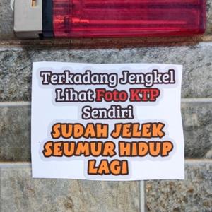 Jual Stiker Kata Jengkel Lihat Foto KTP Humor Lucu Viral Plesetan Meme ...